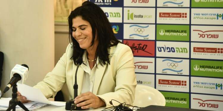 La primera medallista israelí es ahora la presidenta del Comité ...